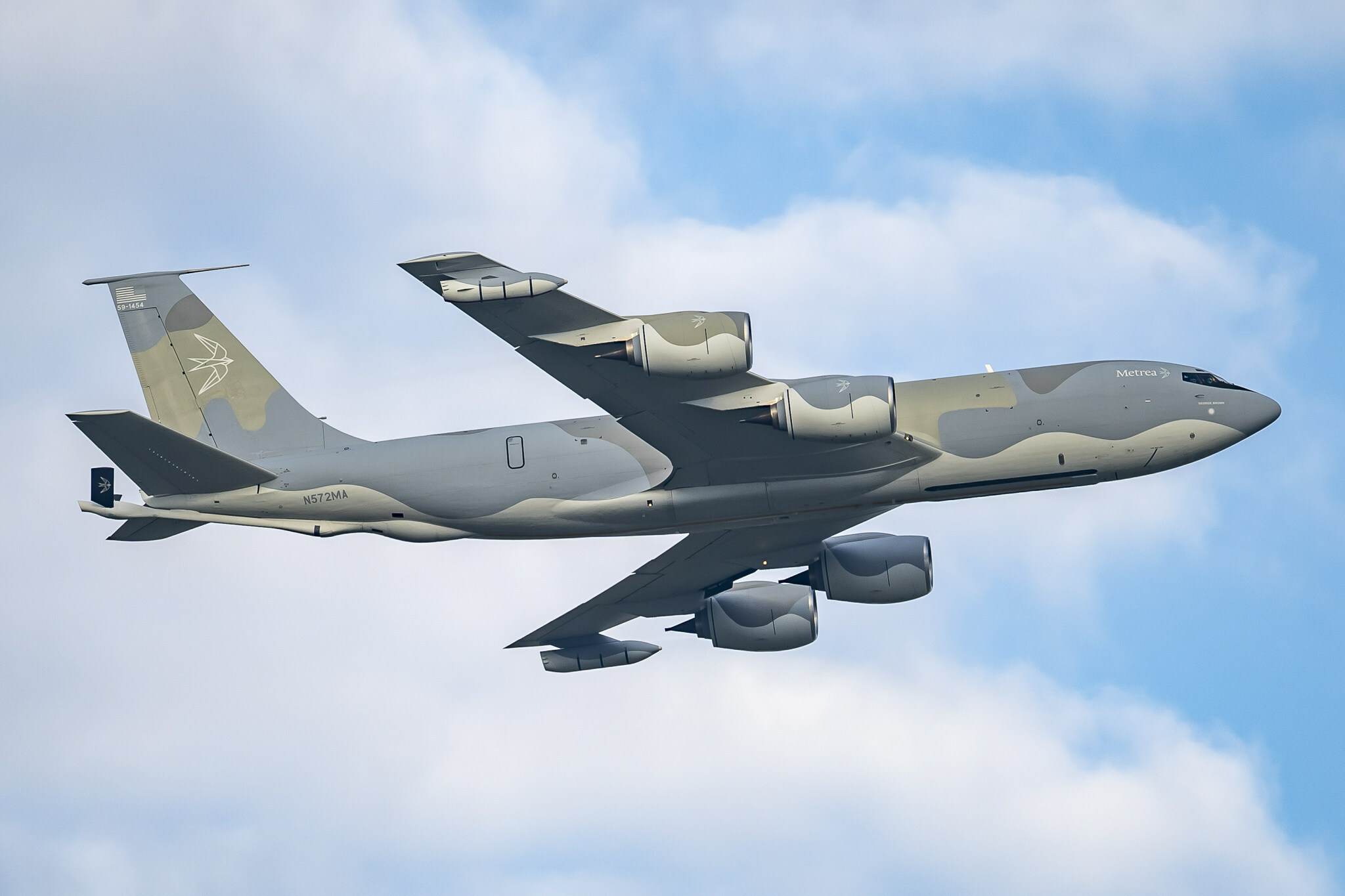 Metrea conducts first ever commercial aerial refuelling of USAF aircraft - ADS Advance